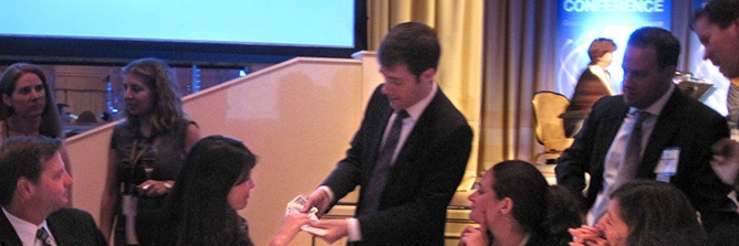 Strolling Magic | Strolling Magician | Walk Around Magic